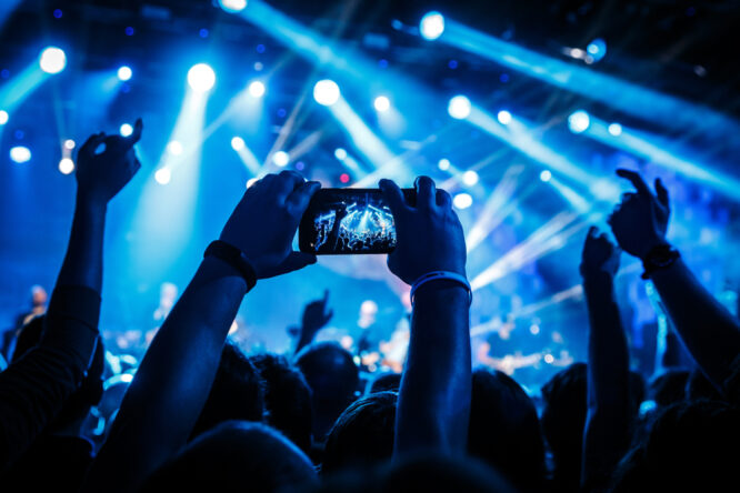 Concert Etiquette Guide: How To Be The Worst Person - Betches