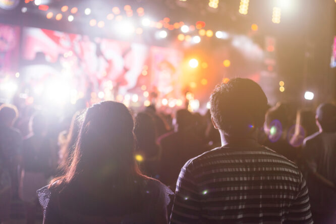 Concert Etiquette Guide: How To Be The Worst Person - Betches