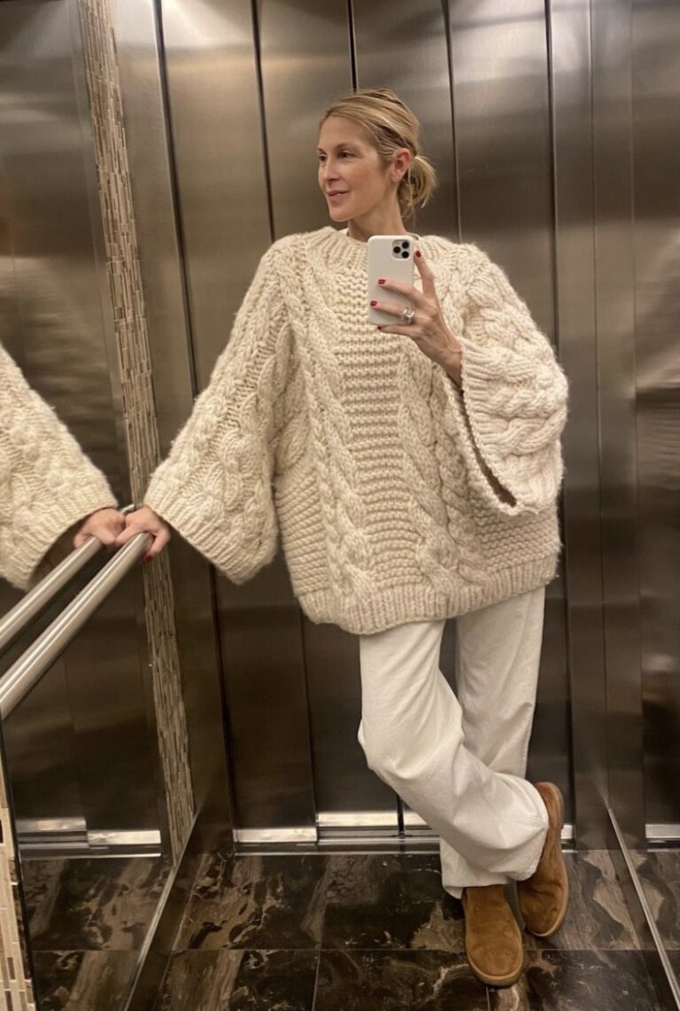 Kelly Rutherford Is My Cozy Winter Style Idol - Betches