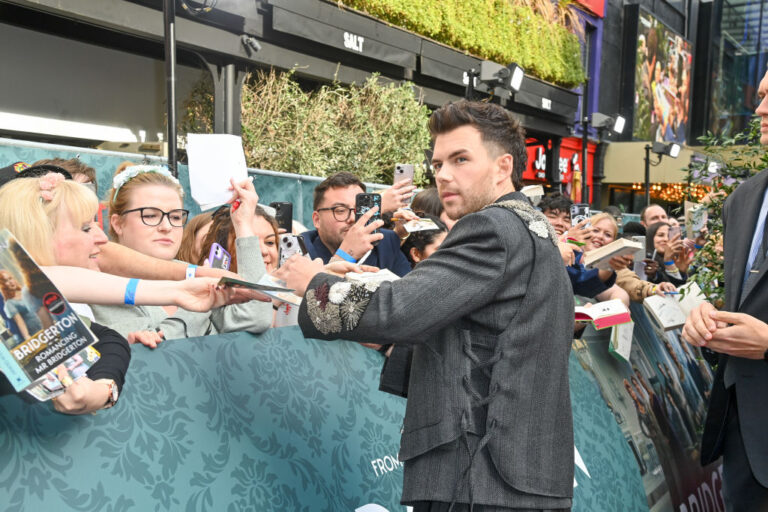 Luke Newton Girlfriend Antonia Roumelioti: Job, Age - Betches