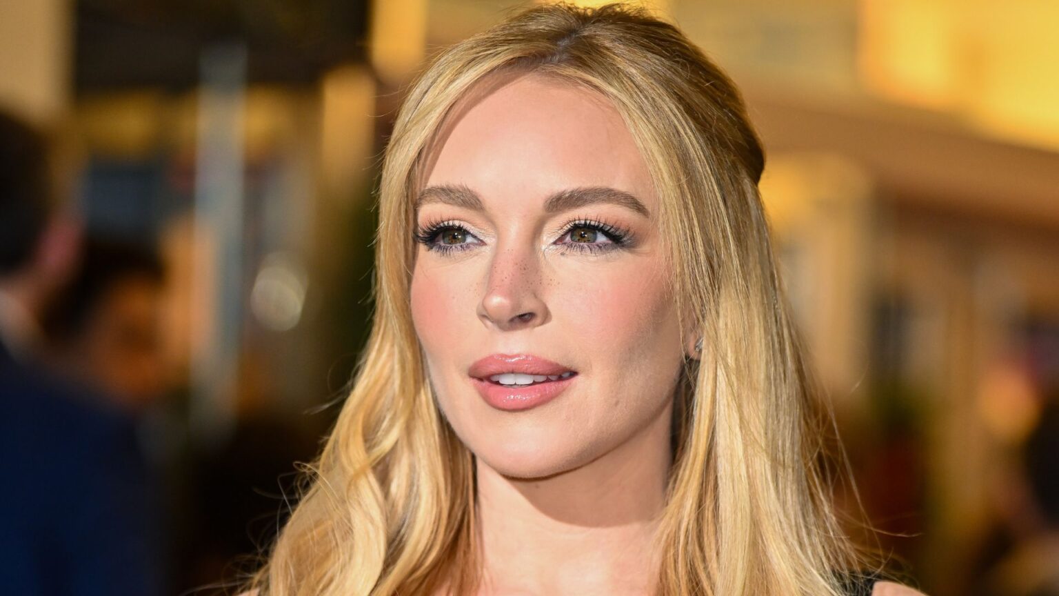 What's A Mini Facelift? Lindsay Lohan's Cosmetic Procedure - Betches