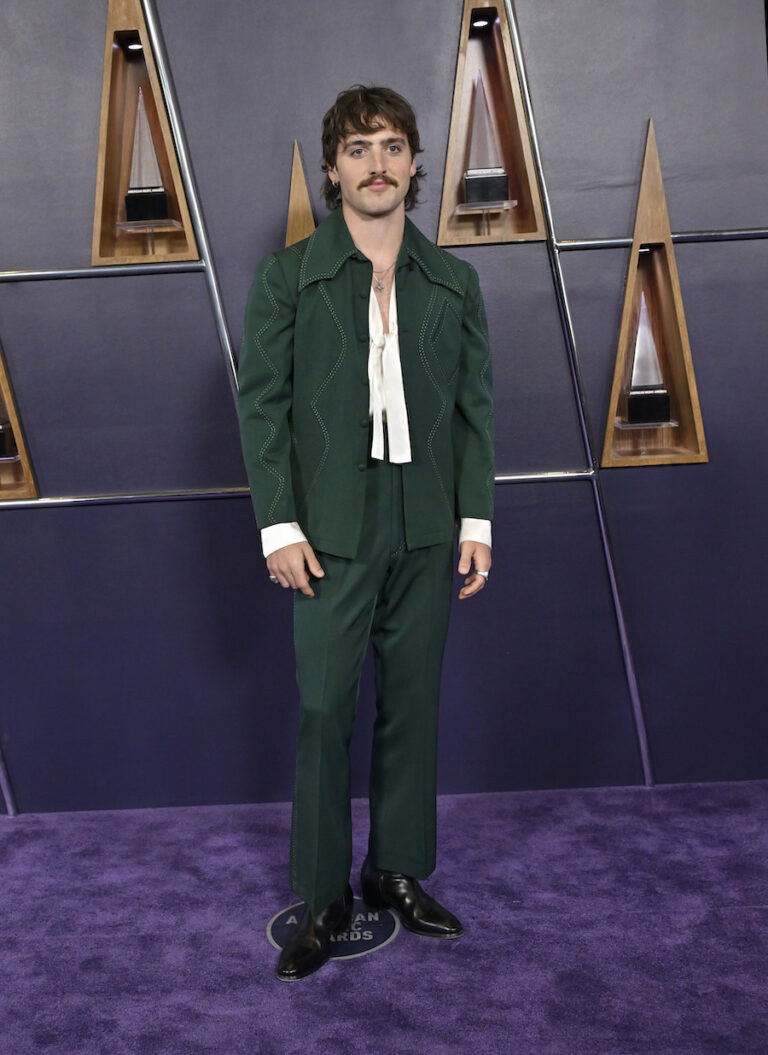 The Best & Worst Dressed Celebs At The 2025 AMAs - Betches