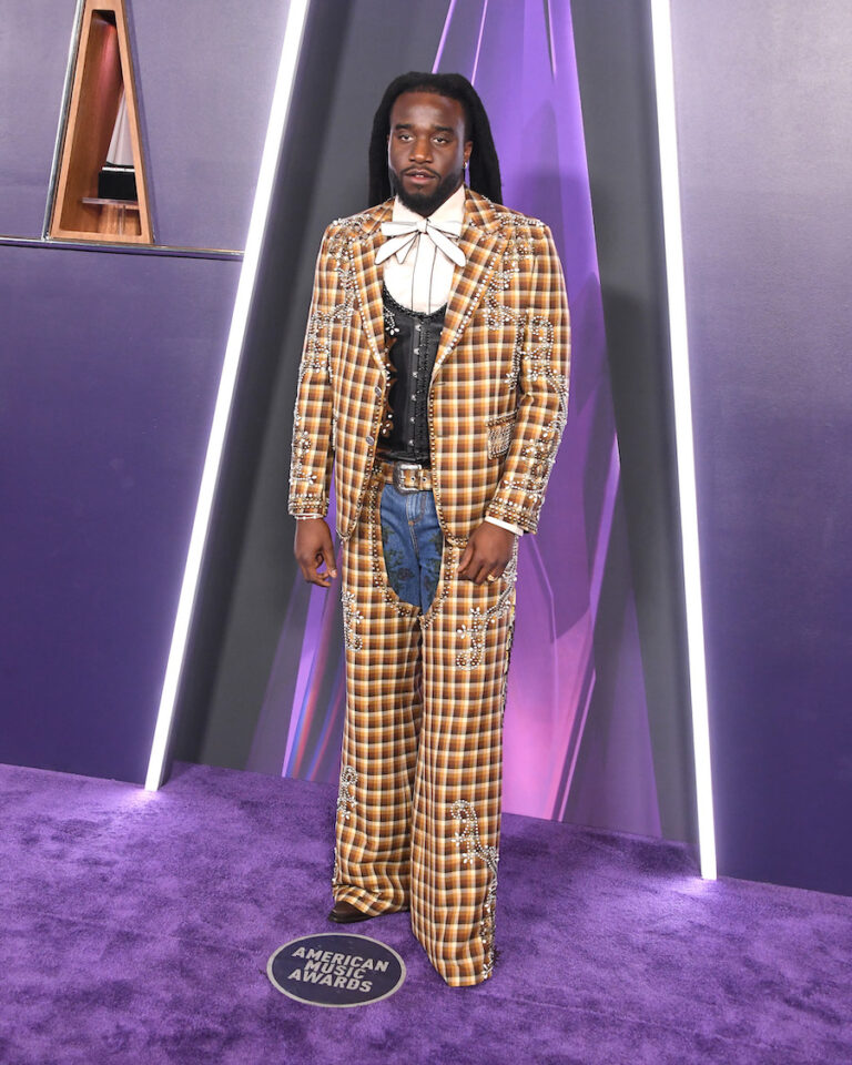 The Best & Worst Dressed Celebs At The 2025 AMAs - Betches